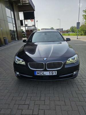 Black BMW 530 2011 in Kaunas, with an engine capacity of 2.99 L and mileage of 393 thousand km for 6000 €, photo 4 on AUTOMOTO.COM.LV