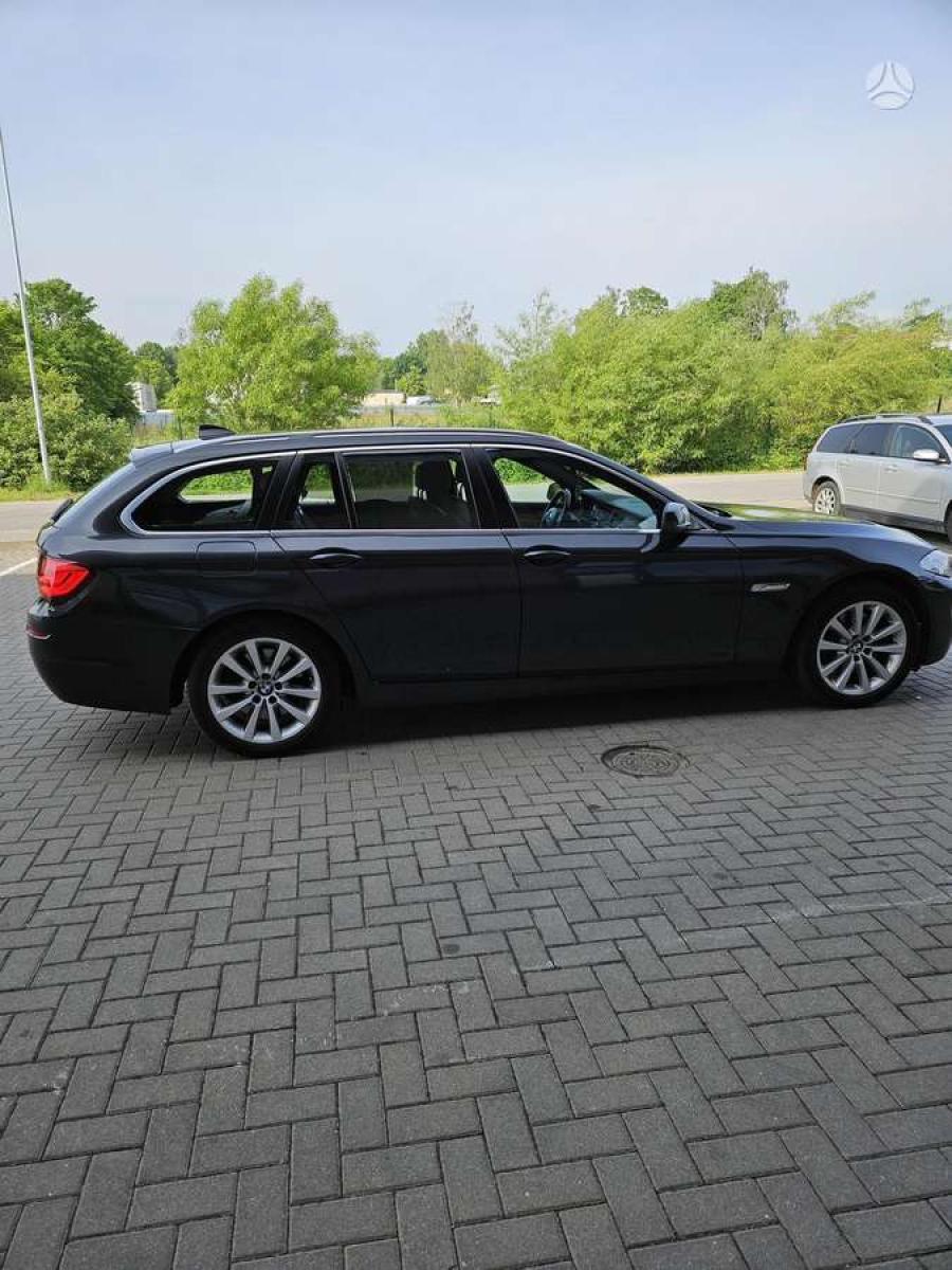 Black BMW 530 2011 in Kaunas, with an engine capacity of 2.99 L and mileage of 393 thousand km for 6000 €, photo 6 on AUTOMOTO.COM.LV