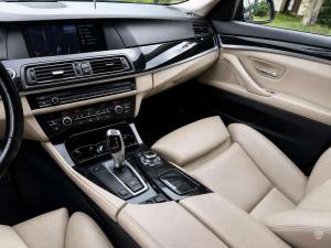 Black BMW 530 2011 in Klaipeda, with an engine capacity of 0.00 L and mileage of 287 thousand km for 7500 €, photo 5 on AUTOMOTO.COM.LV