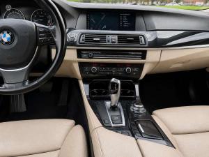 Black BMW 530 2011 in Klaipeda, with an engine capacity of 0.00 L and mileage of 287 thousand km for 7500 €, photo 10 on AUTOMOTO.COM.LV