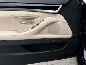 Black BMW 530 2011 in Klaipeda, with an engine capacity of 0.00 L and mileage of 287 thousand km for 7500 €, photo 11 on AUTOMOTO.COM.LV