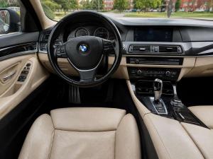Black BMW 530 2011 in Klaipeda, with an engine capacity of 0.00 L and mileage of 287 thousand km for 7500 €, photo 12 on AUTOMOTO.COM.LV