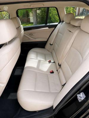 Black BMW 530 2011 in Klaipeda, with an engine capacity of 0.00 L and mileage of 287 thousand km for 7500 €, photo 13 on AUTOMOTO.COM.LV