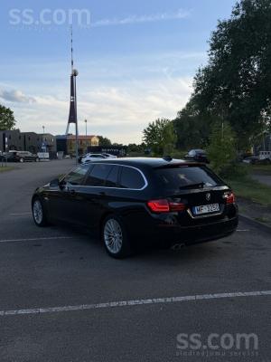 Melns BMW 530 2011 Rīga, ar dzinēja tilpumu 3.00 L un nobraukumu 290 tūkst. km par 6700 €, foto 3 vietnē AUTOMOTO.COM.LV