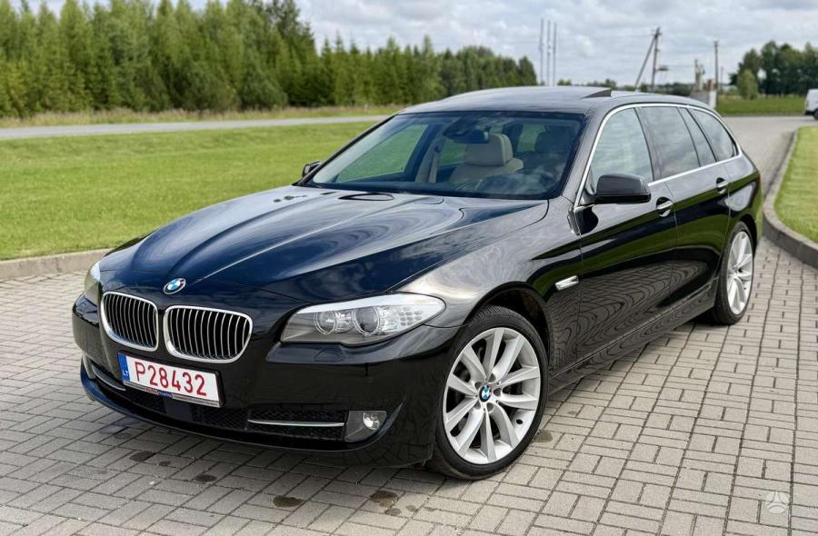 Black BMW 530 2011 in Vilnius, with an engine capacity of 2.99 L and mileage of 323 thousand km for 8250 €, photo 1 on AUTOMOTO.COM.LV