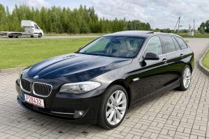 Black BMW 530 2011 in Vilnius, with an engine capacity of 2.99 L and mileage of 323 thousand km for 8250 €, photo 4 on AUTOMOTO.COM.LV