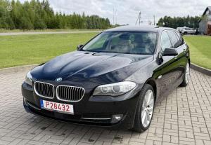 Black BMW 530 2011 in Vilnius, with an engine capacity of 2.99 L and mileage of 323 thousand km for 8250 €, photo 9 on AUTOMOTO.COM.LV