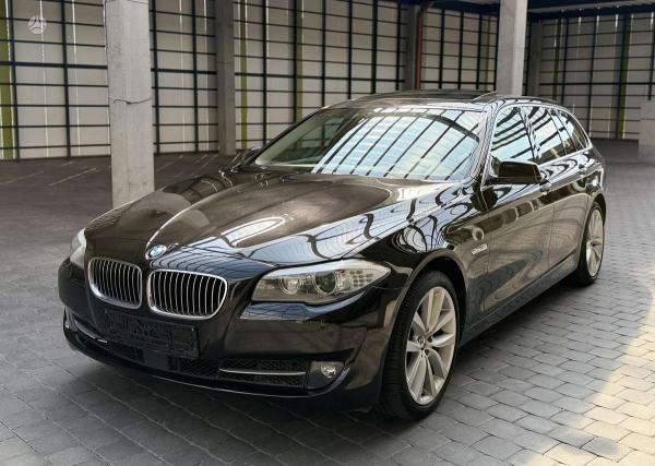 Melns BMW 530 2011 Viļņa, ar dzinēja tilpumu 2.99 L un nobraukumu 323 tūkst. km par 8250 €, foto 9 vietnē AUTOMOTO.COM.LV