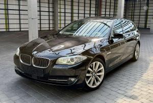 Black BMW 530 2011 in Vilnius, with an engine capacity of 2.99 L and mileage of 323 thousand km for 8250 €, photo 12 on AUTOMOTO.COM.LV