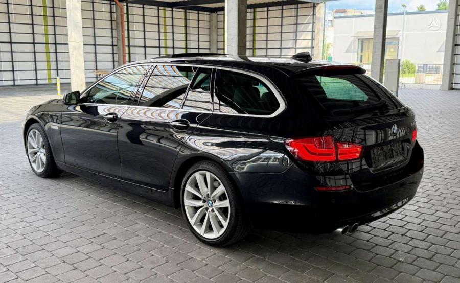 Black BMW 530 2011 in Vilnius, with an engine capacity of 2.99 L and mileage of 323 thousand km for 8250 €, photo 18 on AUTOMOTO.COM.LV