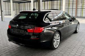 Black BMW 530 2011 in Vilnius, with an engine capacity of 2.99 L and mileage of 323 thousand km for 8250 €, photo 19 on AUTOMOTO.COM.LV