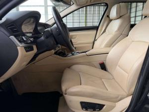 Black BMW 530 2011 in Vilnius, with an engine capacity of 2.99 L and mileage of 323 thousand km for 8250 €, photo 27 on AUTOMOTO.COM.LV