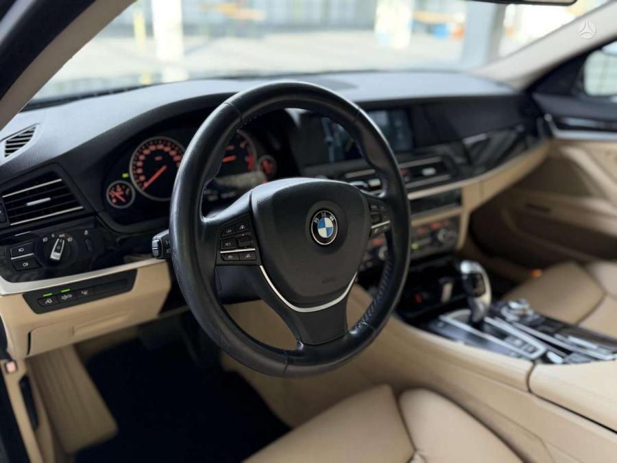 Black BMW 530 2011 in Vilnius, with an engine capacity of 2.99 L and mileage of 323 thousand km for 8250 €, photo 29 on AUTOMOTO.COM.LV
