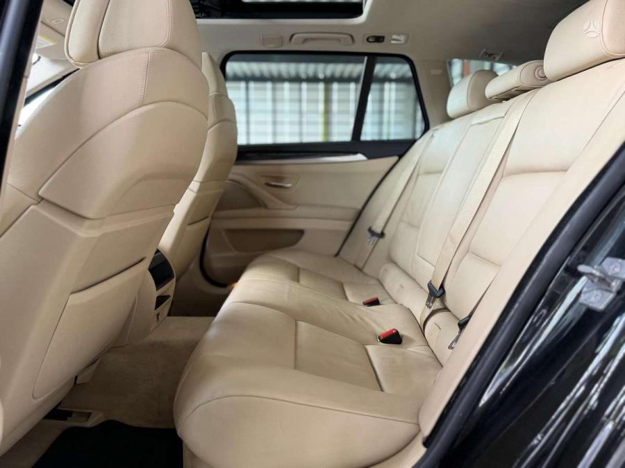 Black BMW 530 2011 in Vilnius, with an engine capacity of 2.99 L and mileage of 323 thousand km for 8250 €, photo 32 on AUTOMOTO.COM.LV