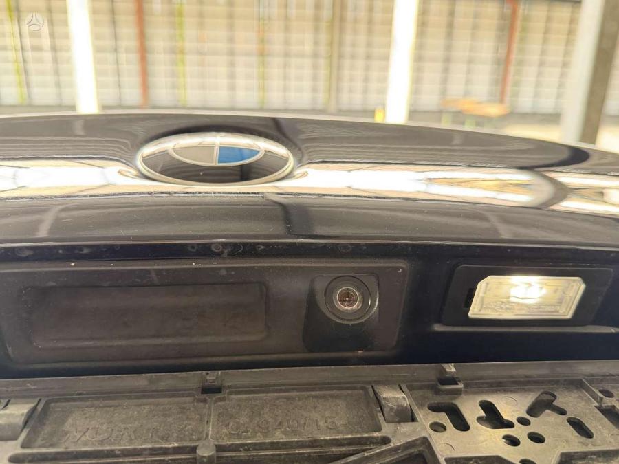 Black BMW 530 2011 in Vilnius, with an engine capacity of 2.99 L and mileage of 323 thousand km for 8250 €, photo 35 on AUTOMOTO.COM.LV