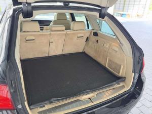 Black BMW 530 2011 in Vilnius, with an engine capacity of 2.99 L and mileage of 323 thousand km for 8250 €, photo 36 on AUTOMOTO.COM.LV