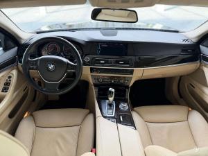 Black BMW 530 2011 in Vilnius, with an engine capacity of 2.99 L and mileage of 323 thousand km for 8250 €, photo 43 on AUTOMOTO.COM.LV