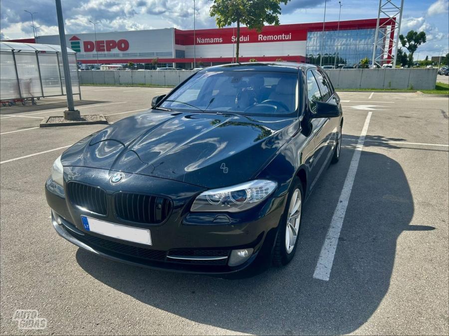 Black BMW 530 2011 in Kaunas, with an engine capacity of 3.00 L and mileage of 303 thousand km for 8200 €, photo 1 on AUTOMOTO.COM.LV