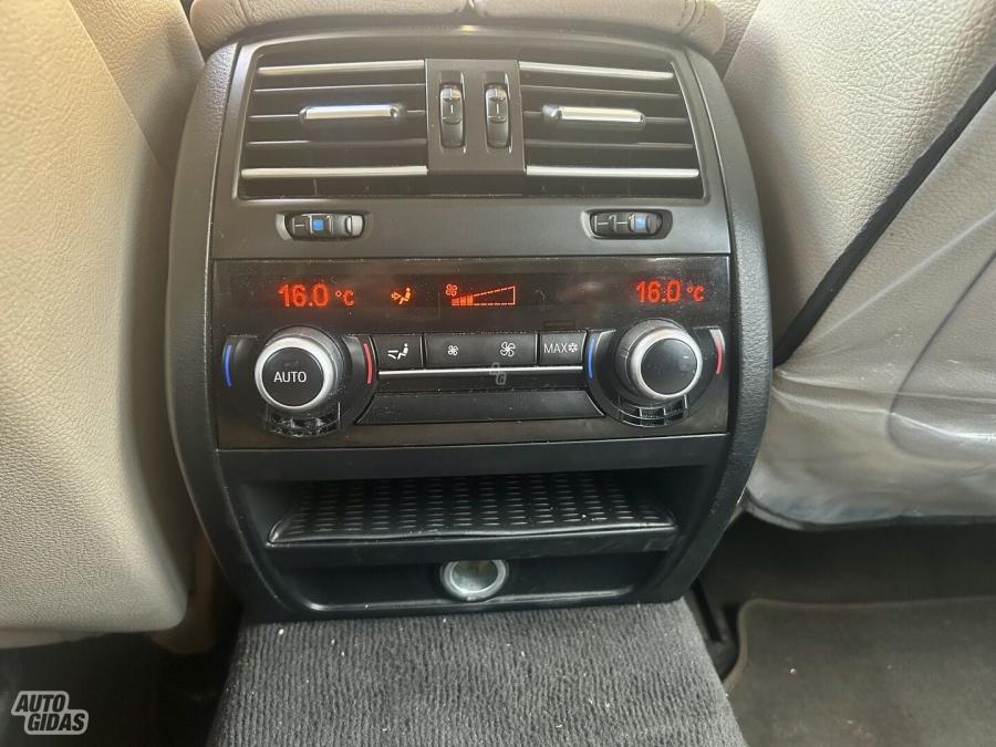 Black BMW 530 2011 in Kaunas, with an engine capacity of 3.00 L and mileage of 303 thousand km for 8200 €, photo 13 on AUTOMOTO.COM.LV