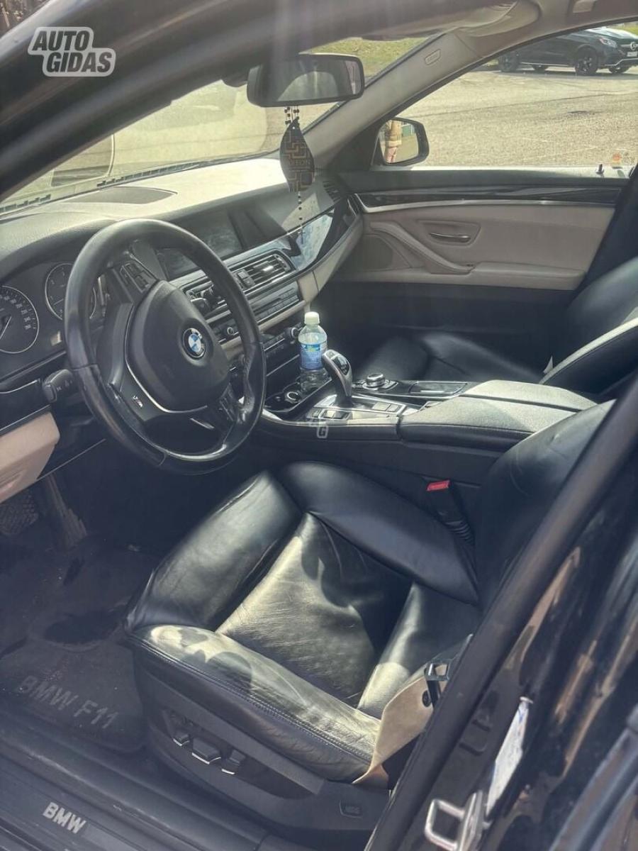 Black BMW 530 2011 in Vilnius, with an engine capacity of 3.00 L and mileage of 287 thousand km for 8500 €, photo 11 on AUTOMOTO.COM.LV
