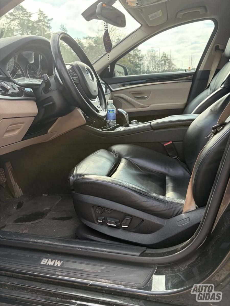 Black BMW 530 2011 in Vilnius, with an engine capacity of 3.00 L and mileage of 287 thousand km for 8200 €, photo 9 on AUTOMOTO.COM.LV