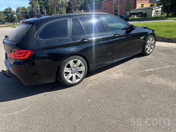 Black BMW 530 2011 in Cesis, with an engine capacity of 3.00 L and mileage of 363 thousand km for 11000 €, photo 2 on AUTOMOTO.COM.LV