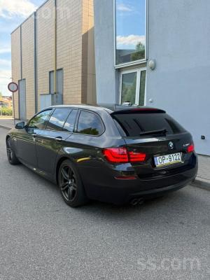 Black BMW 530 2011 in Riga, with an engine capacity of 3.00 L and mileage of 0 thousand km for 9900 €, photo 4 on AUTOMOTO.COM.LV