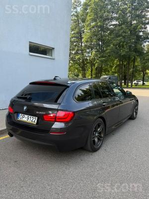 Black BMW 530 2011 in Riga, with an engine capacity of 3.00 L and mileage of 0 thousand km for 9900 €, photo 5 on AUTOMOTO.COM.LV