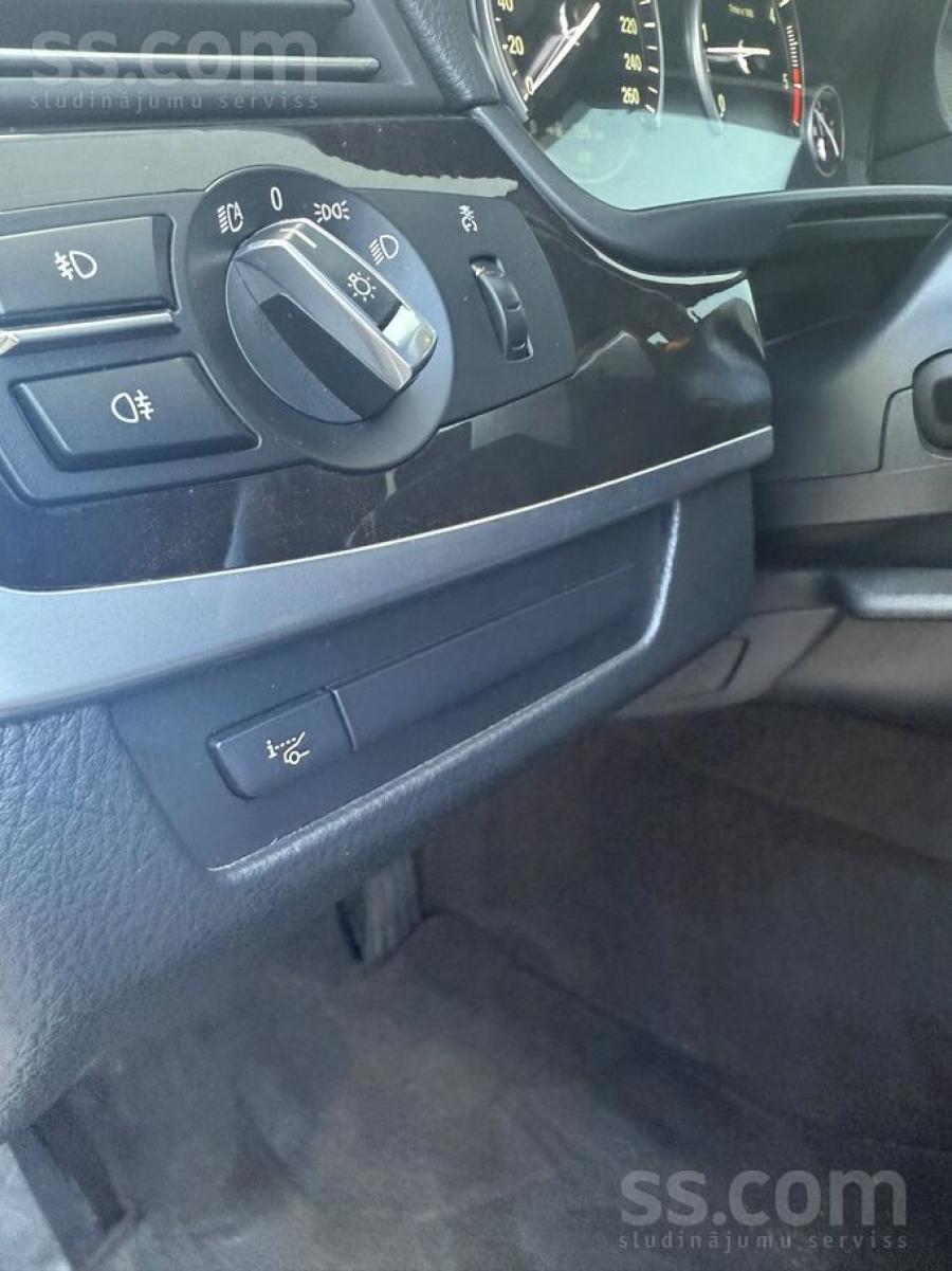Black BMW 530 2011 in Riga, with an engine capacity of 3.00 L and mileage of 0 thousand km for 9900 €, photo 8 on AUTOMOTO.COM.LV