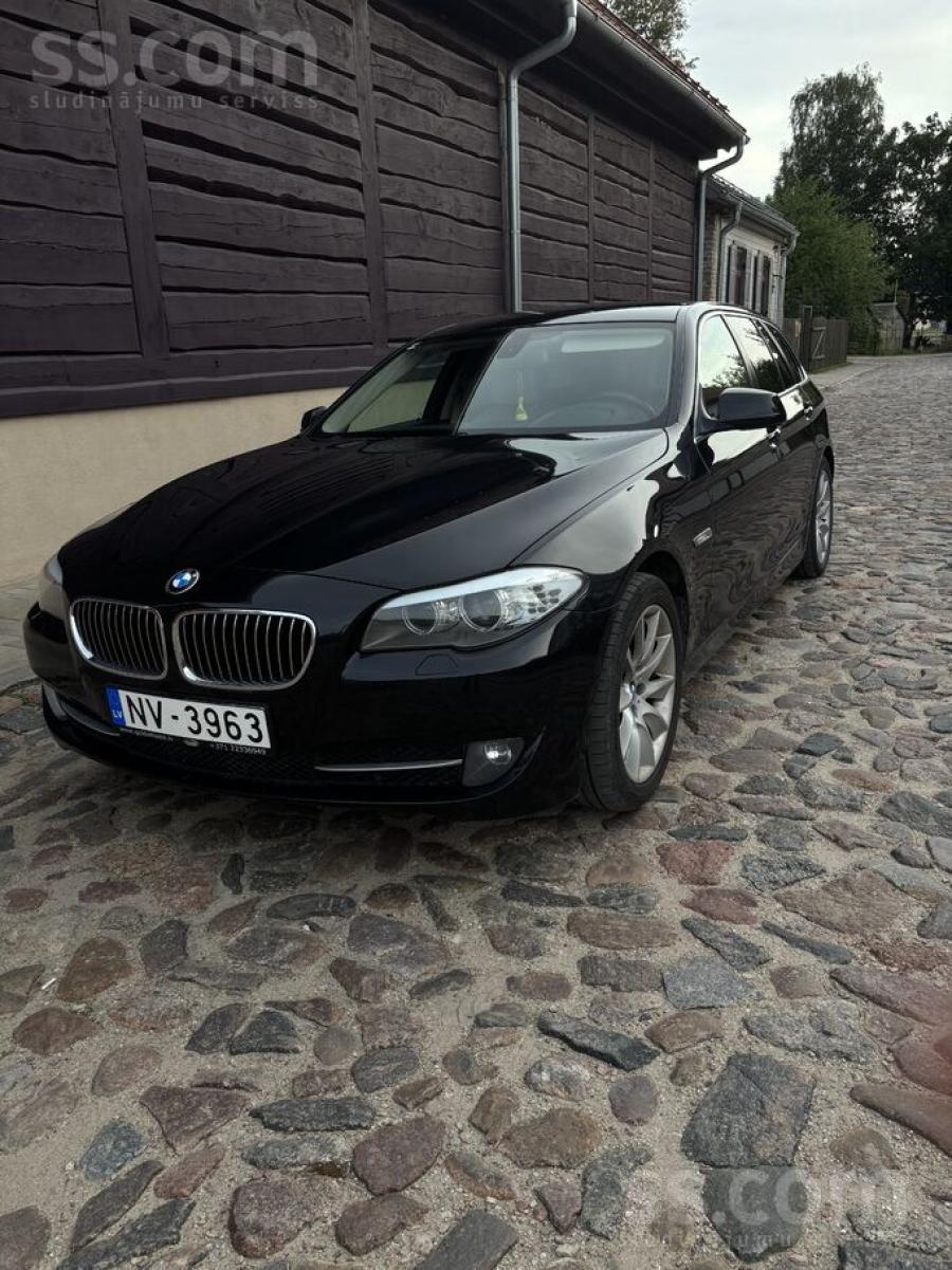 Melns BMW 530 2011 Jelgava, ar dzinēja tilpumu 3.00 L un nobraukumu 270 tūkst. km par 8500 €, foto 3 vietnē AUTOMOTO.COM.LV