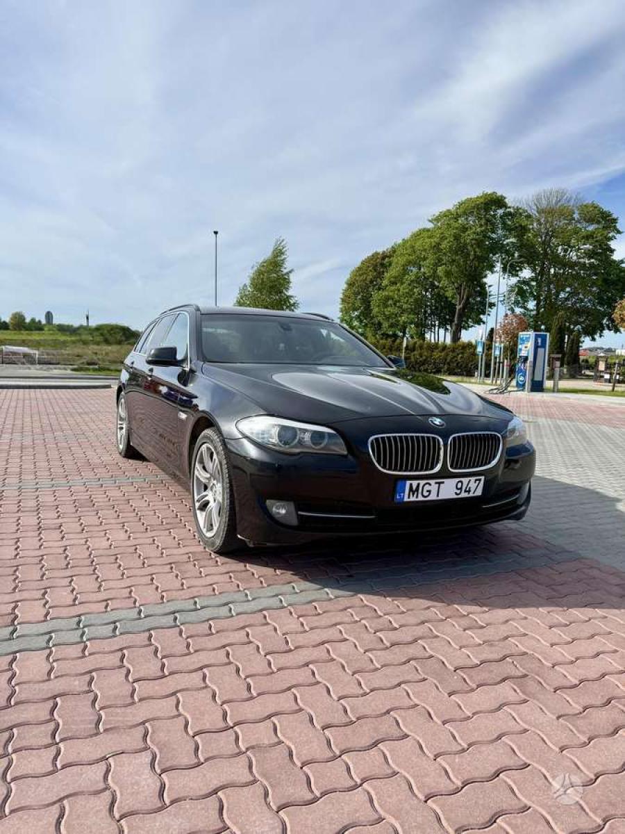 Melns BMW 530 2011 Klaipėda, ar dzinēja tilpumu 3.00 L un nobraukumu 392 tūkst. km par 8000 €, foto 3 vietnē AUTOMOTO.COM.LV