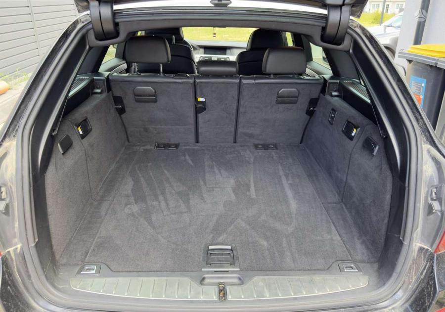 Melns BMW 530 2011 Klaipėda, ar dzinēja tilpumu 3.00 L un nobraukumu 392 tūkst. km par 8000 €, foto 14 vietnē AUTOMOTO.COM.LV