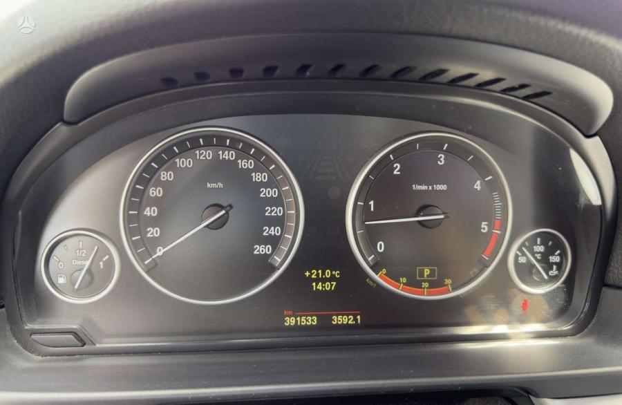 Melns BMW 530 2011 Klaipėda, ar dzinēja tilpumu 3.00 L un nobraukumu 392 tūkst. km par 8000 €, foto 17 vietnē AUTOMOTO.COM.LV