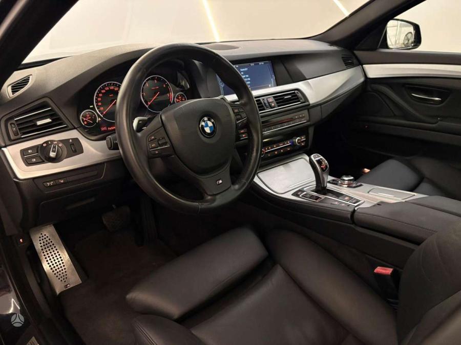 Melns BMW 530 2011 Marijampole, ar dzinēja tilpumu 2.99 L un nobraukumu 271 tūkst. km par 9999 €, foto 3 vietnē AUTOMOTO.COM.LV