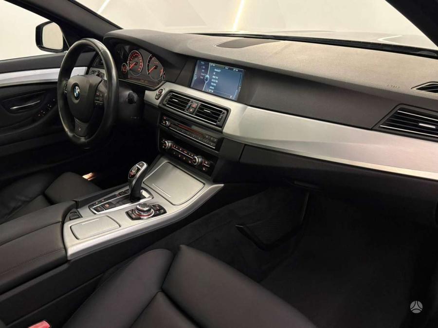 Melns BMW 530 2011 Marijampole, ar dzinēja tilpumu 2.99 L un nobraukumu 271 tūkst. km par 9999 €, foto 17 vietnē AUTOMOTO.COM.LV