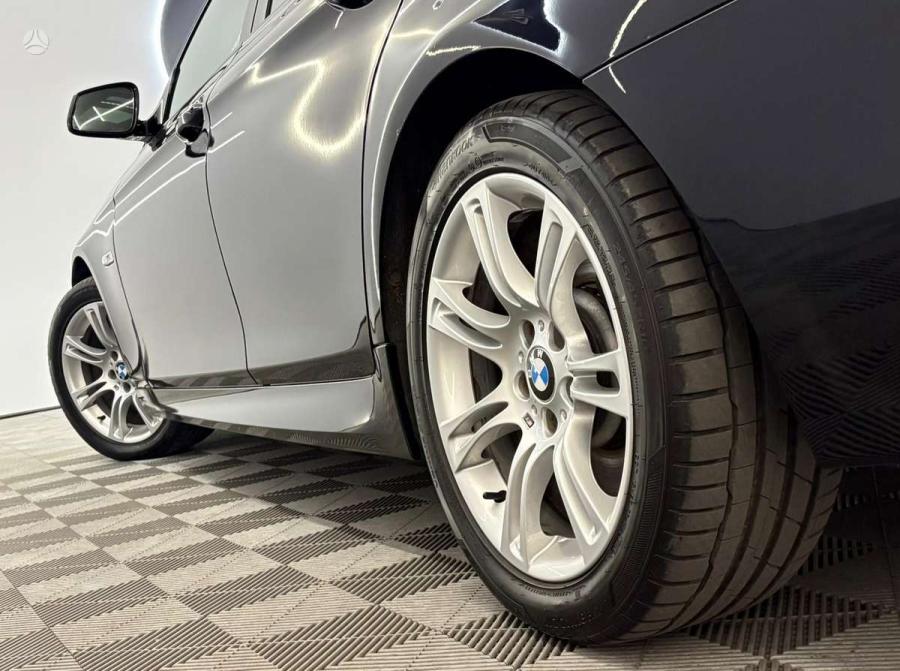 Melns BMW 530 2011 Marijampole, ar dzinēja tilpumu 2.99 L un nobraukumu 271 tūkst. km par 9999 €, foto 21 vietnē AUTOMOTO.COM.LV
