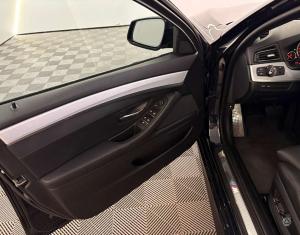 Melns BMW 530 2011 Marijampole, ar dzinēja tilpumu 2.99 L un nobraukumu 271 tūkst. km par 9999 €, foto 24 vietnē AUTOMOTO.COM.LV