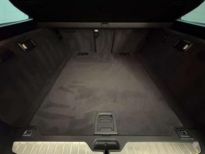 Black BMW 530 2011 in Marijampole, with an engine capacity of 2.99 L and mileage of 271 thousand km for 9850 €, photo 19 on AUTOMOTO.COM.LV