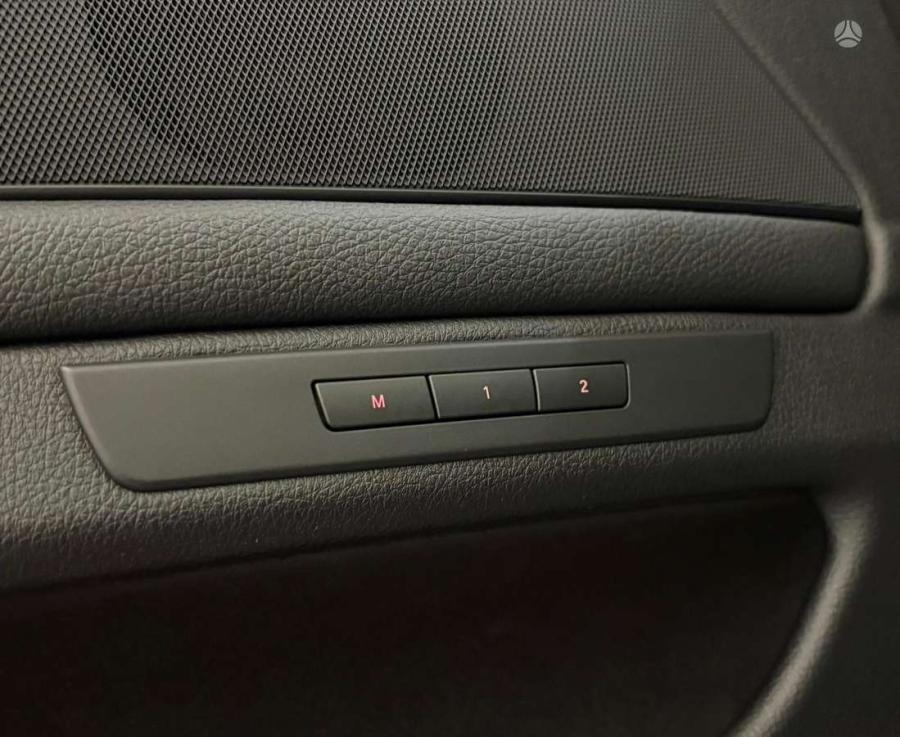 Black BMW 530 2011 in Marijampole, with an engine capacity of 2.99 L and mileage of 271 thousand km for 9850 €, photo 31 on AUTOMOTO.COM.LV
