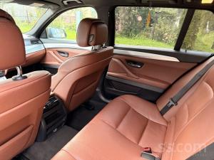Black BMW 530 2011 in Riga, with an engine capacity of 3.00 L and mileage of 335 thousand km for 8500 €, photo 6 on AUTOMOTO.COM.LV