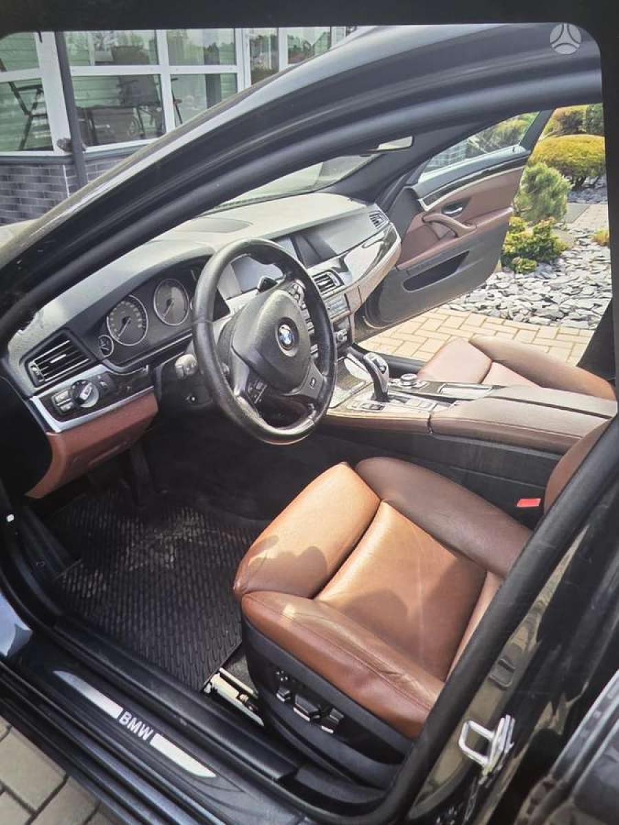 Black BMW 530 2011 in Druskininkai, with an engine capacity of 2.99 L and mileage of 301 thousand km for 7300 €, photo 1 on AUTOMOTO.COM.LV