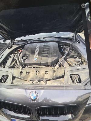 Black BMW 530 2011 in Druskininkai, with an engine capacity of 2.99 L and mileage of 301 thousand km for 7300 €, photo 3 on AUTOMOTO.COM.LV