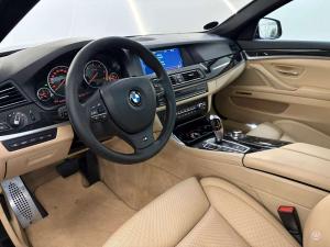 Black BMW 530 2011 in Marijampole, with an engine capacity of 2.99 L and mileage of 272 thousand km for 10850 €, photo 3 on AUTOMOTO.COM.LV