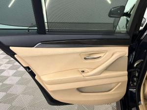 Black BMW 530 2011 in Marijampole, with an engine capacity of 2.99 L and mileage of 272 thousand km for 10850 €, photo 14 on AUTOMOTO.COM.LV