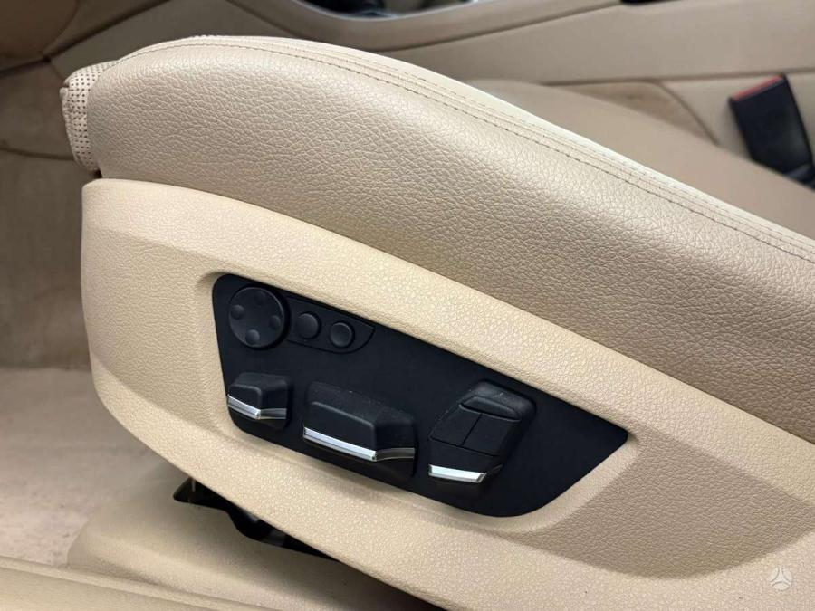Black BMW 530 2011 in Marijampole, with an engine capacity of 2.99 L and mileage of 272 thousand km for 10850 €, photo 16 on AUTOMOTO.COM.LV