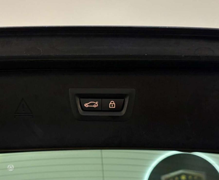 Black BMW 530 2011 in Marijampole, with an engine capacity of 2.99 L and mileage of 272 thousand km for 10850 €, photo 22 on AUTOMOTO.COM.LV