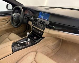 Black BMW 530 2011 in Marijampole, with an engine capacity of 2.99 L and mileage of 272 thousand km for 10850 €, photo 24 on AUTOMOTO.COM.LV