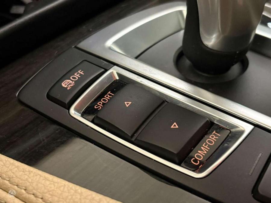 Black BMW 530 2011 in Marijampole, with an engine capacity of 2.99 L and mileage of 272 thousand km for 10850 €, photo 35 on AUTOMOTO.COM.LV