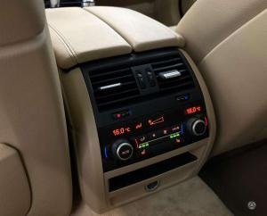 Black BMW 530 2011 in Marijampole, with an engine capacity of 2.99 L and mileage of 272 thousand km for 10850 €, photo 38 on AUTOMOTO.COM.LV