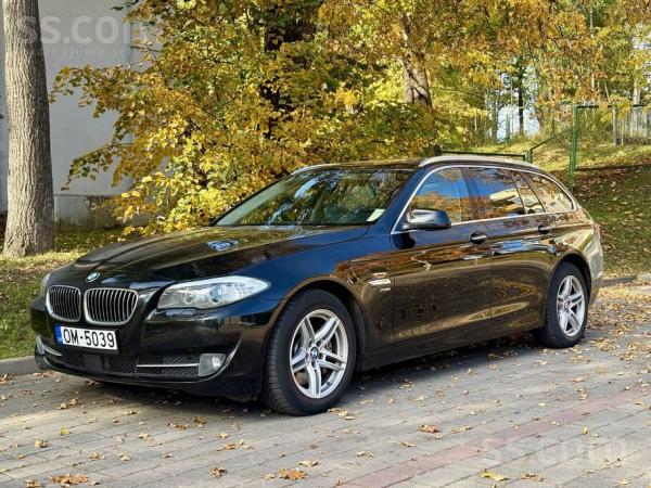 Black BMW 530 2011 in Rezekne, with an engine capacity of 3.00 L and mileage of 270 thousand km for 9900 €, photo 3 on AUTOMOTO.COM.LV